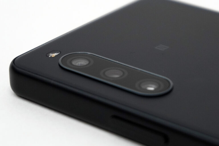 5G対応 SIMフリーモデル「Xperia 10 IV（XQ-CC44）」をレビュー。約161gの軽さと5000mAhの大容量バッテリーを備えた扱いやすいミッドレンジスマホ。（2023年12月 ...