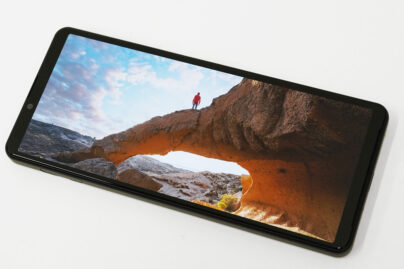 5G対応 SIMフリーモデル「Xperia 10 IV（XQ-CC44）」をレビュー。約161gの軽さと5000mAhの大容量バッテリーを備えた扱いやすいミッドレンジスマホ。（2023年12月 ...